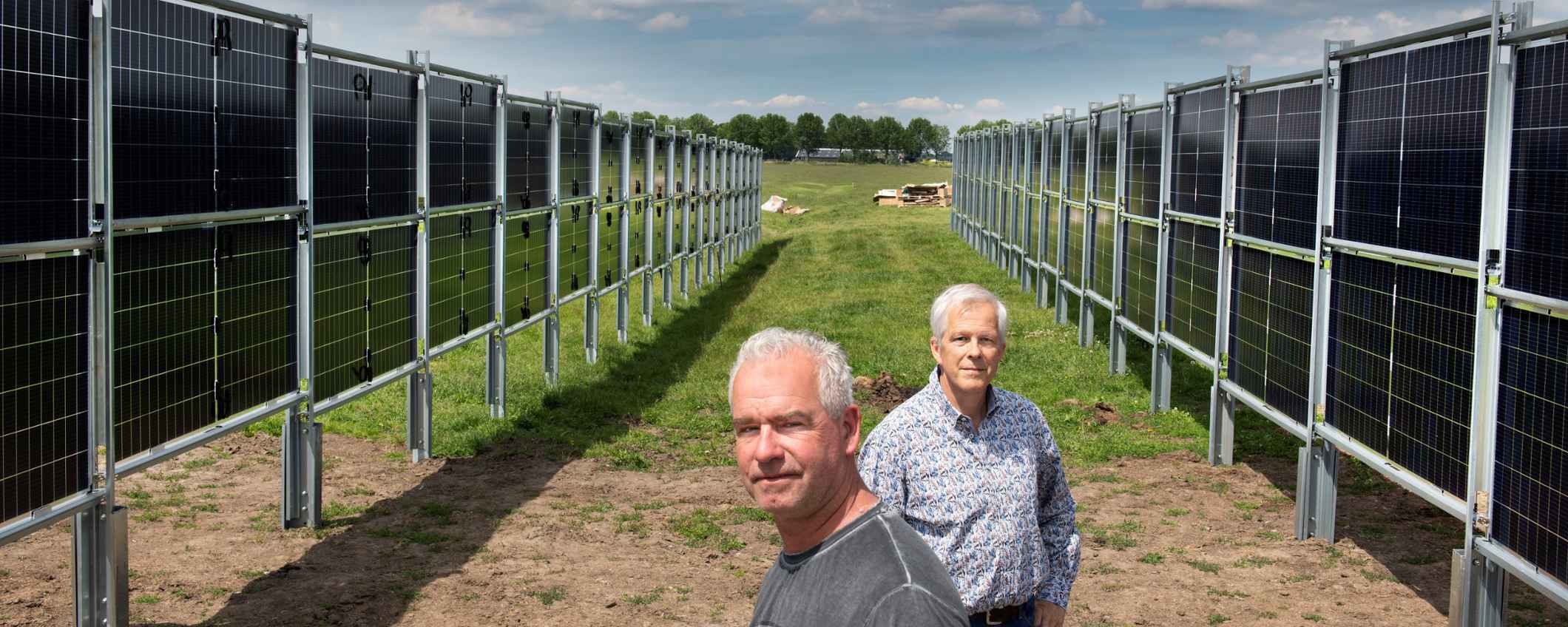 Zonnepanelen gericht op oost en west